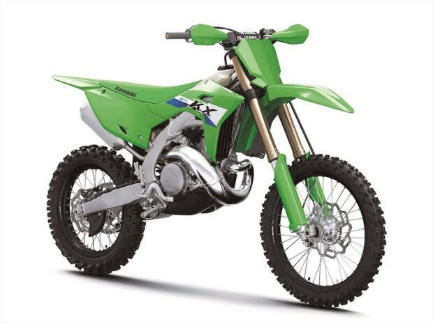 Kawasaki returns to big-bore two-strokes, introduces W175 to U.S.
